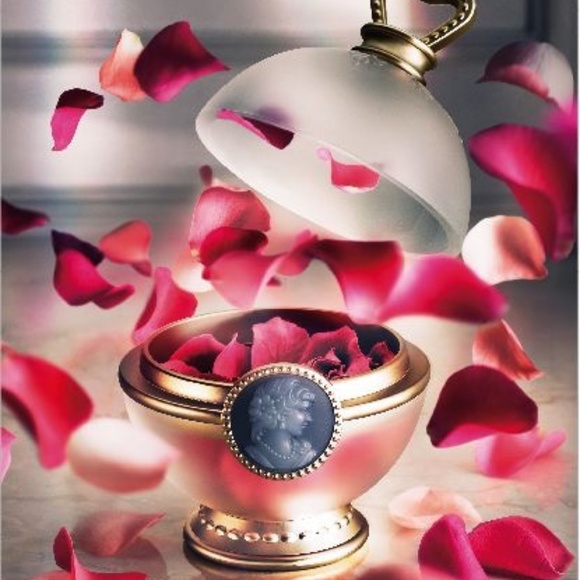 Laduree | Makeup | Laduree Paris Rose Petal Blush Powder Set Makeup New ...